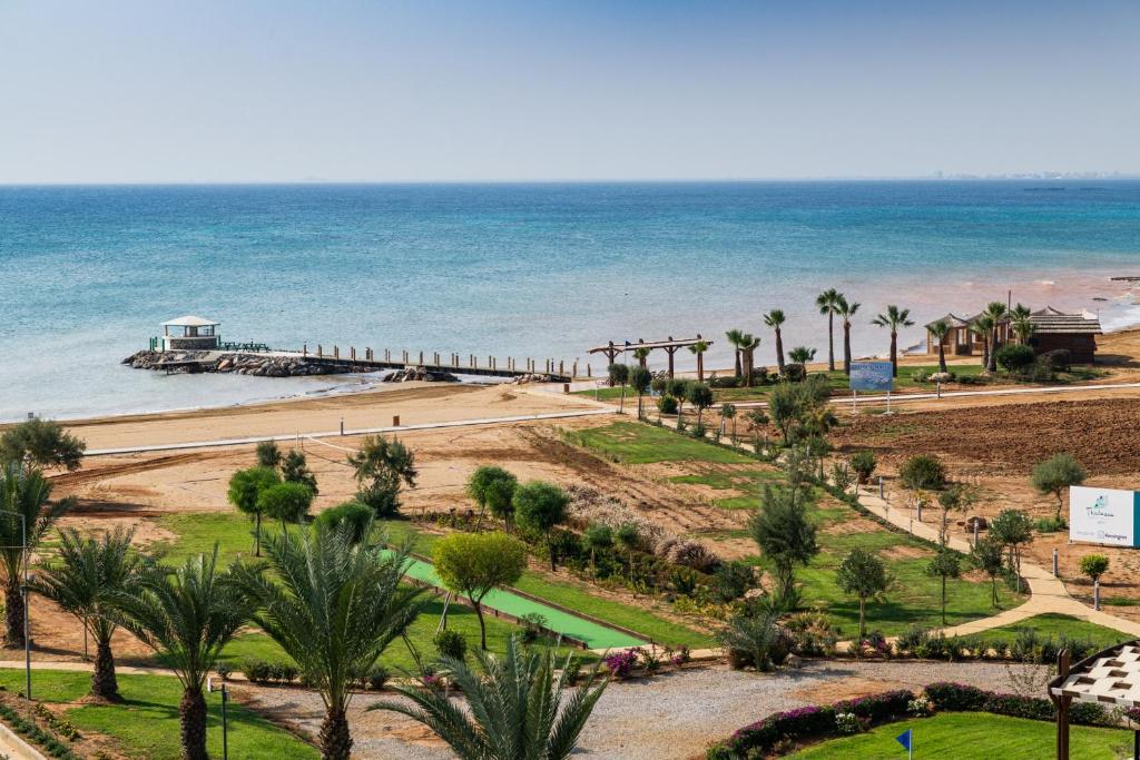 About us - Thalassa Beach Resort